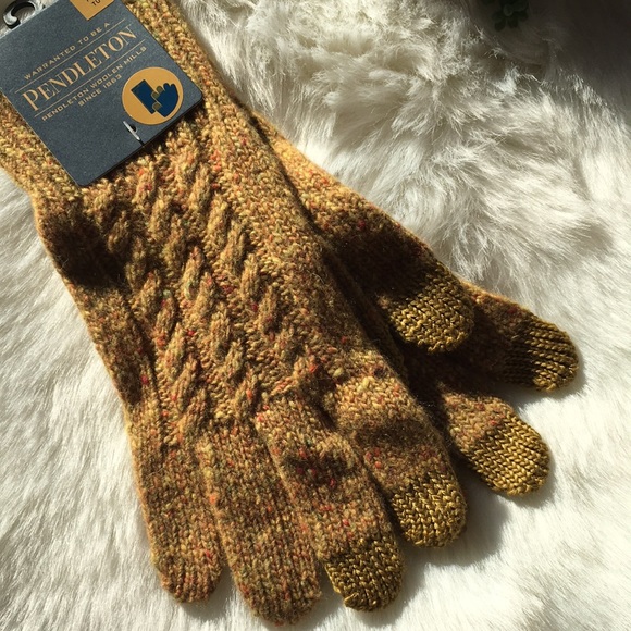 Pendleton | Accessories | Pendleton Merino Cable Knit Texting Glove | Poshmark
